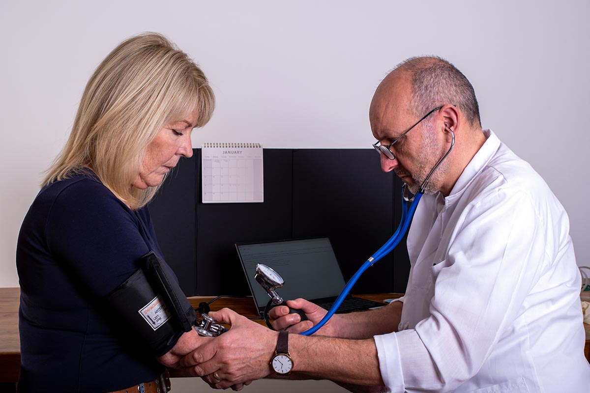 Poorer Australians are sicker, yet get less healthcare - Grattan Institute